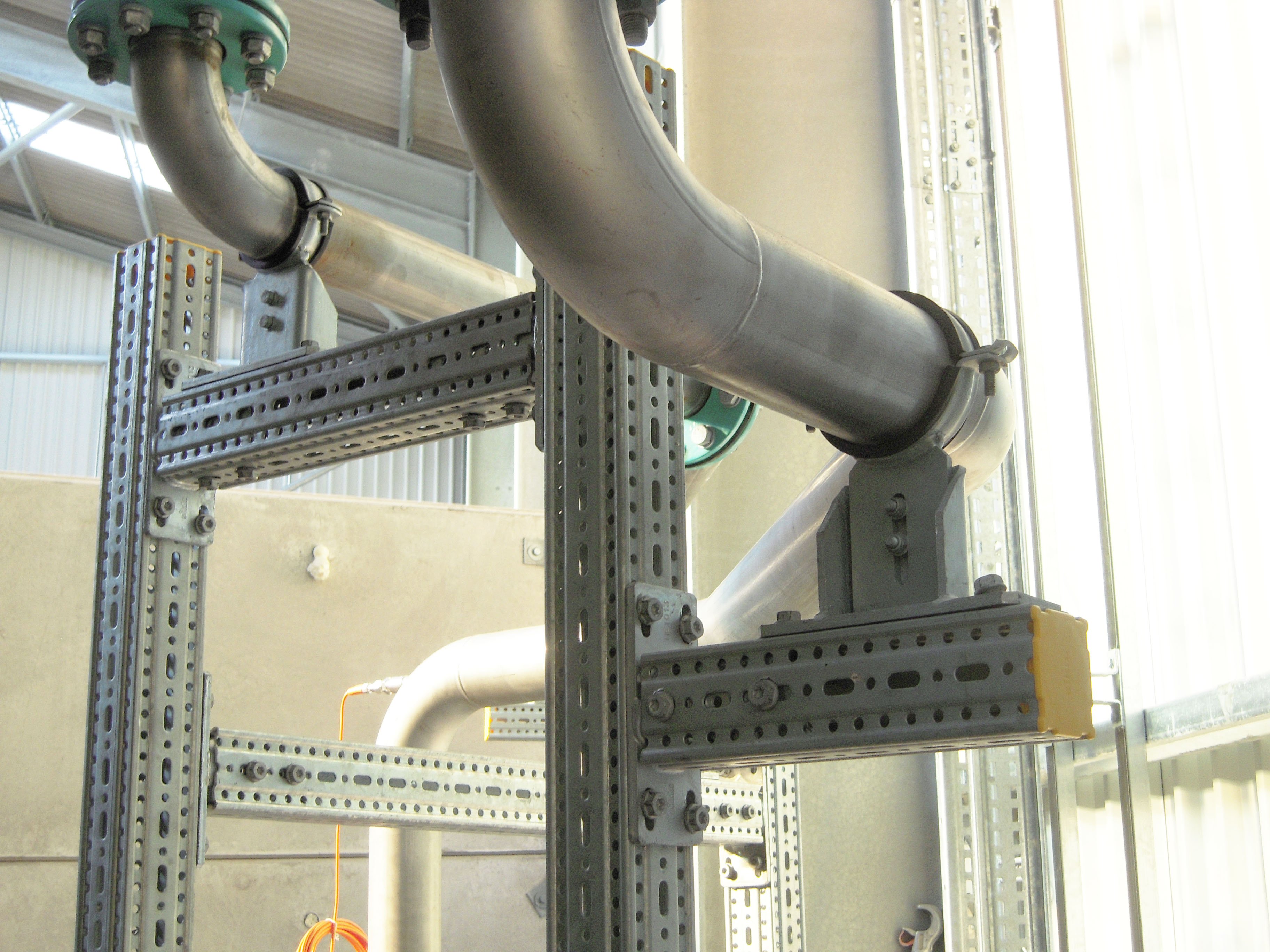 QMEXX vs. Traditional Fabricated Pipe Supports: A Cost-Benefit Analysis - MIDFIX