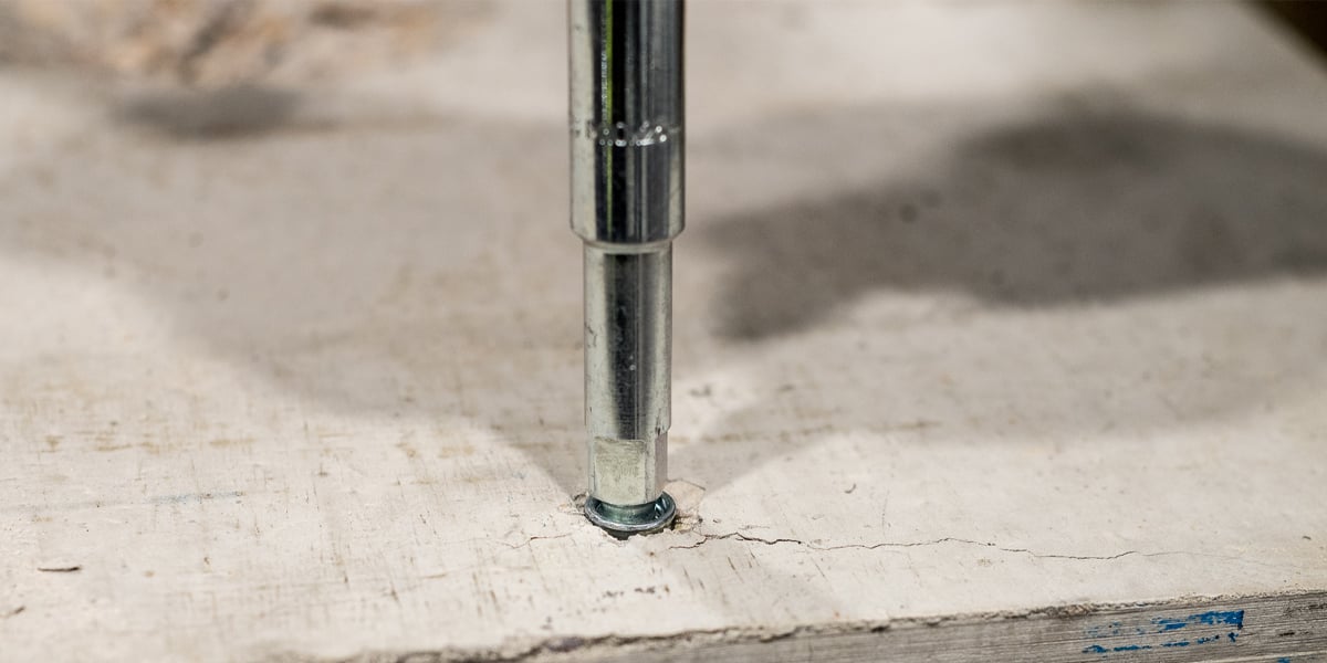 What is the main cause of anchor failure - BS 8539:2012 guidance - MIDFIX